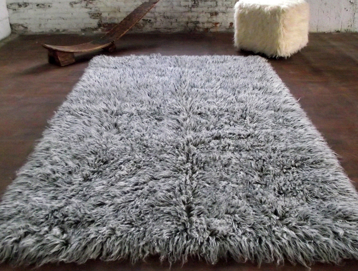 STYLISH BLACK AND WHITE BLEND FLOKATI RUG | THICK 3.5" WOOL PILE | ASS